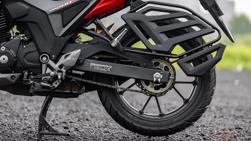Honda CB200X Engine Cowl Image – BikeWale