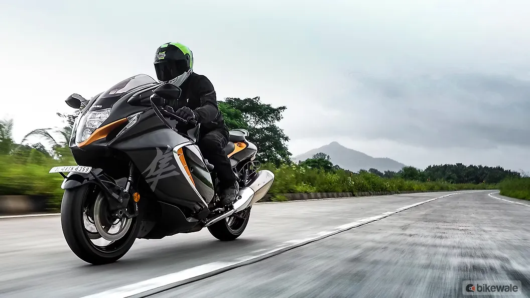 Suzuki Hayabusa [2022] Front View Image – BikeWale
