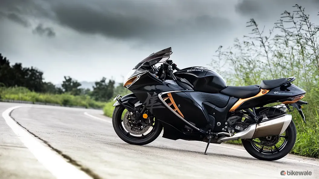 Suzuki Hayabusa [2022] Left Side View Image – BikeWale