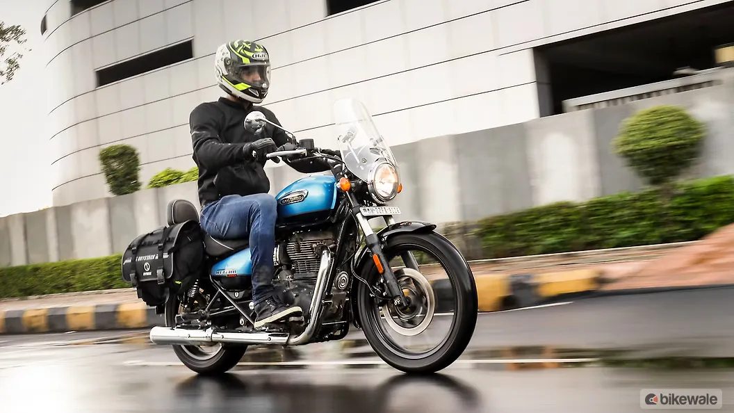 Royal Enfield Meteor 350 Rear Reflex Reflector Image – BikeWale