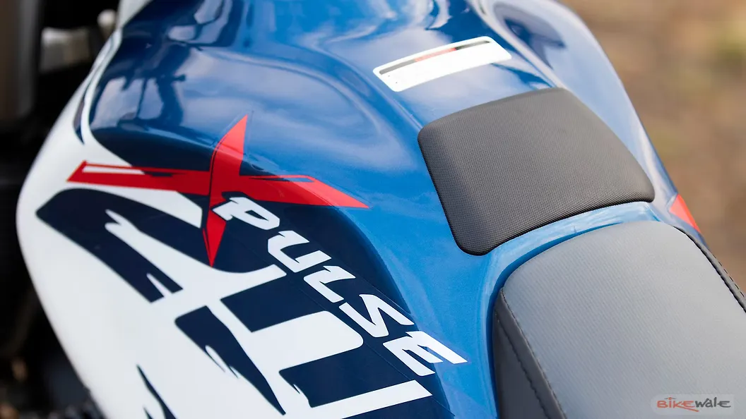 Hero Xpulse 200 4V Branding/Fuel Tank Decal Image – BikeWale