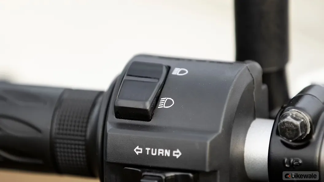 Hero Xpulse 200 4V Turn Indicators Switch Image – BikeWale