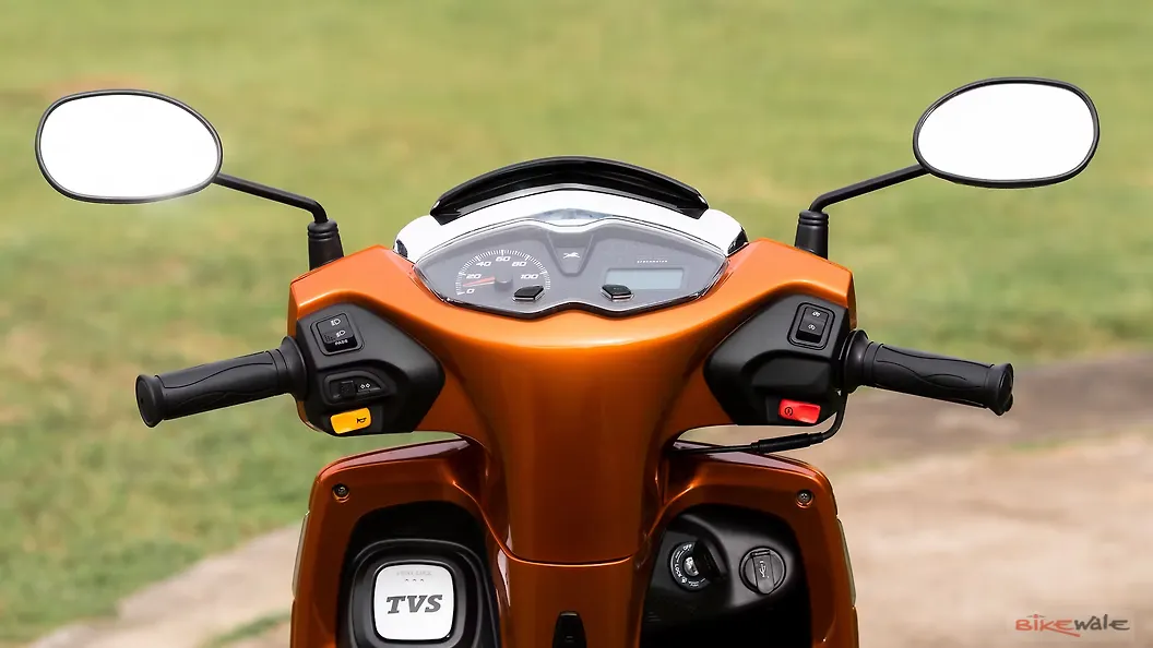TVS Jupiter 125 USB Charging Port Image – BikeWale