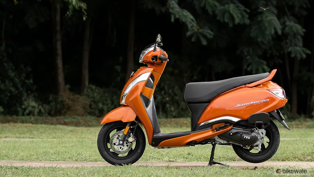TVS Jupiter 125 Right Side View Image – BikeWale