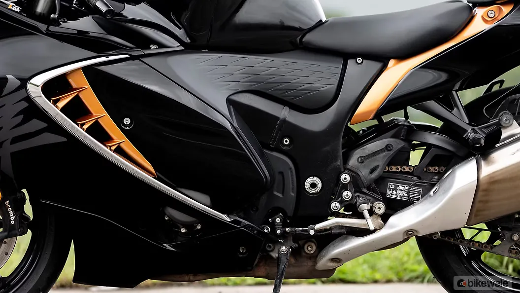 Suzuki Hayabusa Engine Crash Guard Image – BikeWale