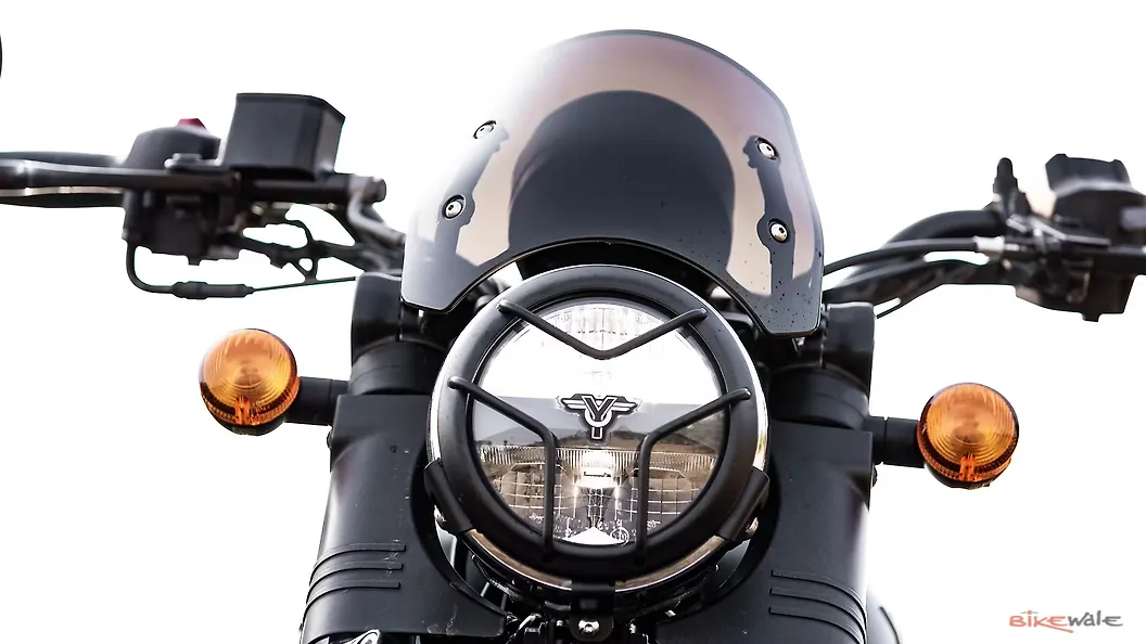 Yezdi Roadster Front Headlamp Cowl Image – BikeWale