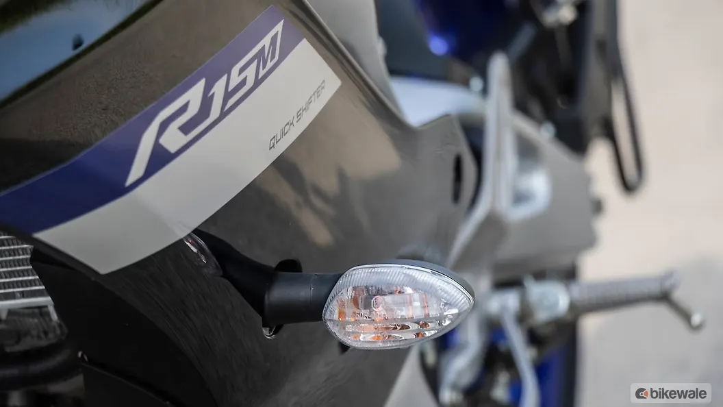 Yamaha R15 V4 Front Turn Indicators Image – BikeWale