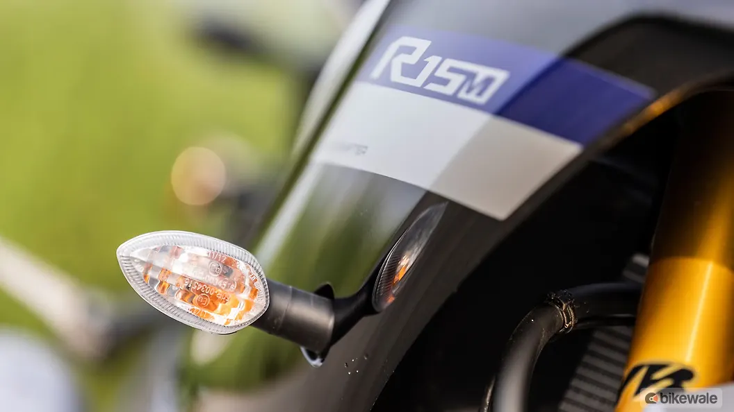 Yamaha R15 V4 Front Turn Indicators Image – BikeWale