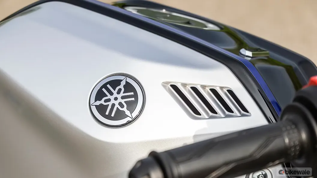 Yamaha R15 V4 Fuel Tank Image – BikeWale