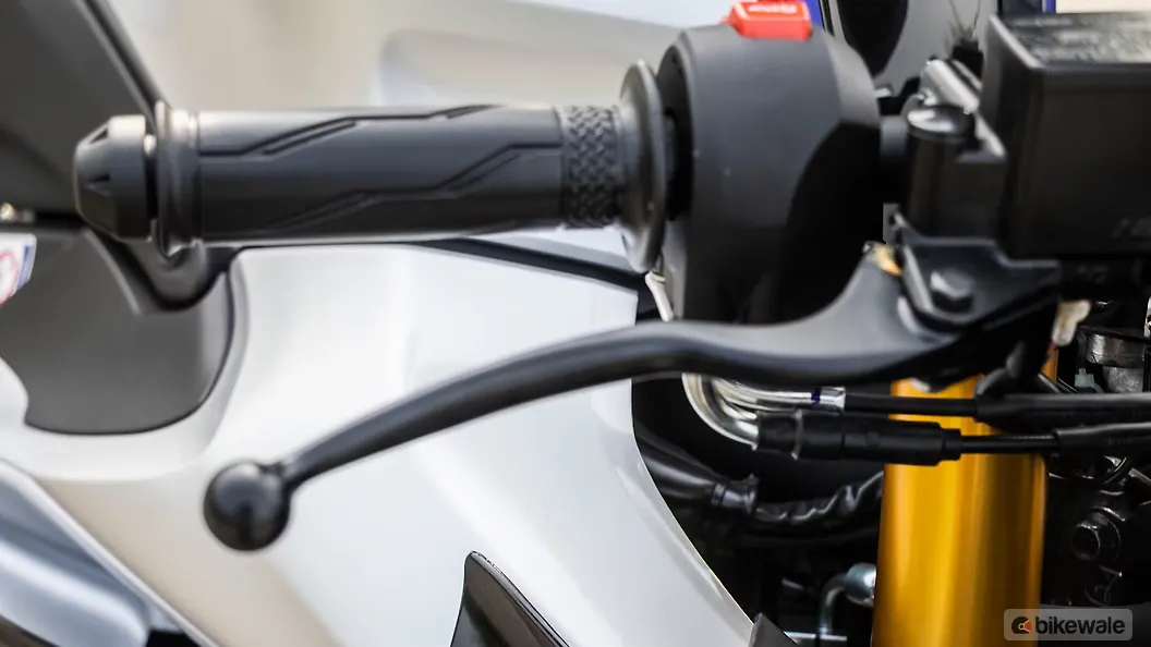 Yamaha R15 V4 Handle Bar Image – BikeWale