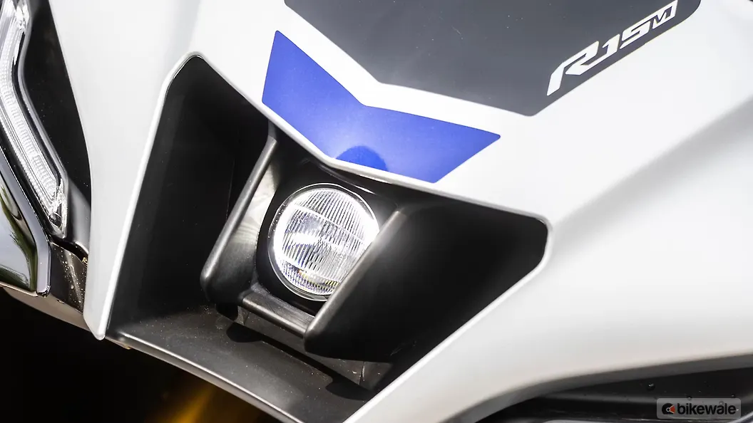 Yamaha R15 V4 Head Light Image – BikeWale