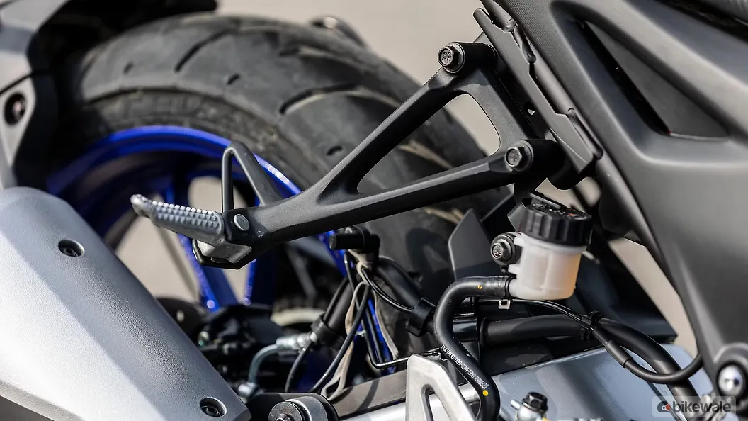 Yamaha R15 V4 Rear Brake Lever Assembly Image – BikeWale