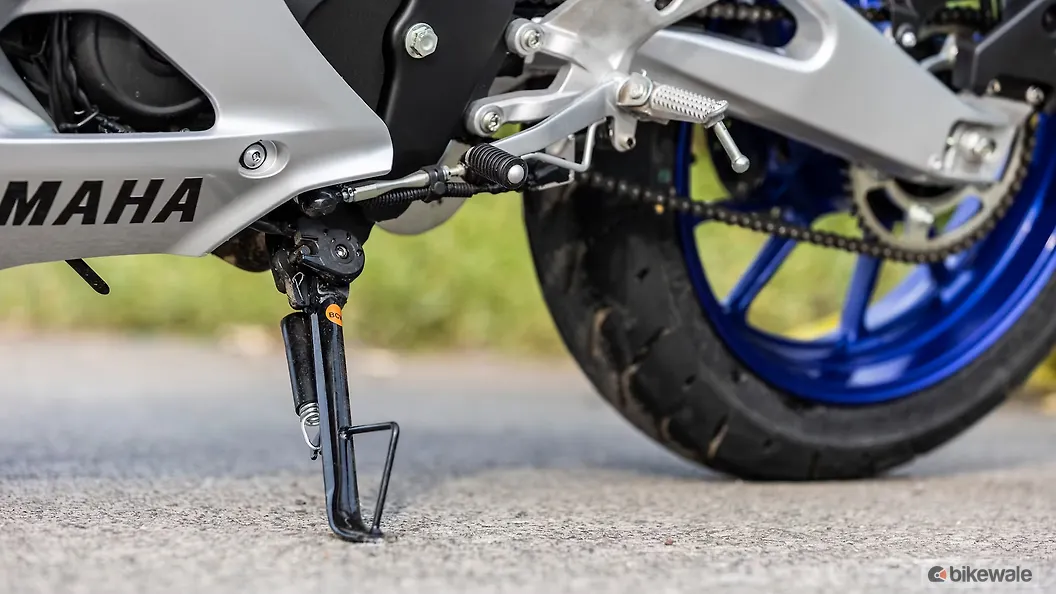Yamaha R15 V4 Side Stand Image – BikeWale