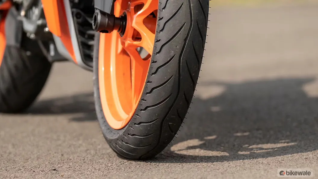 KTM RC 200 Front Tyre Image – BikeWale