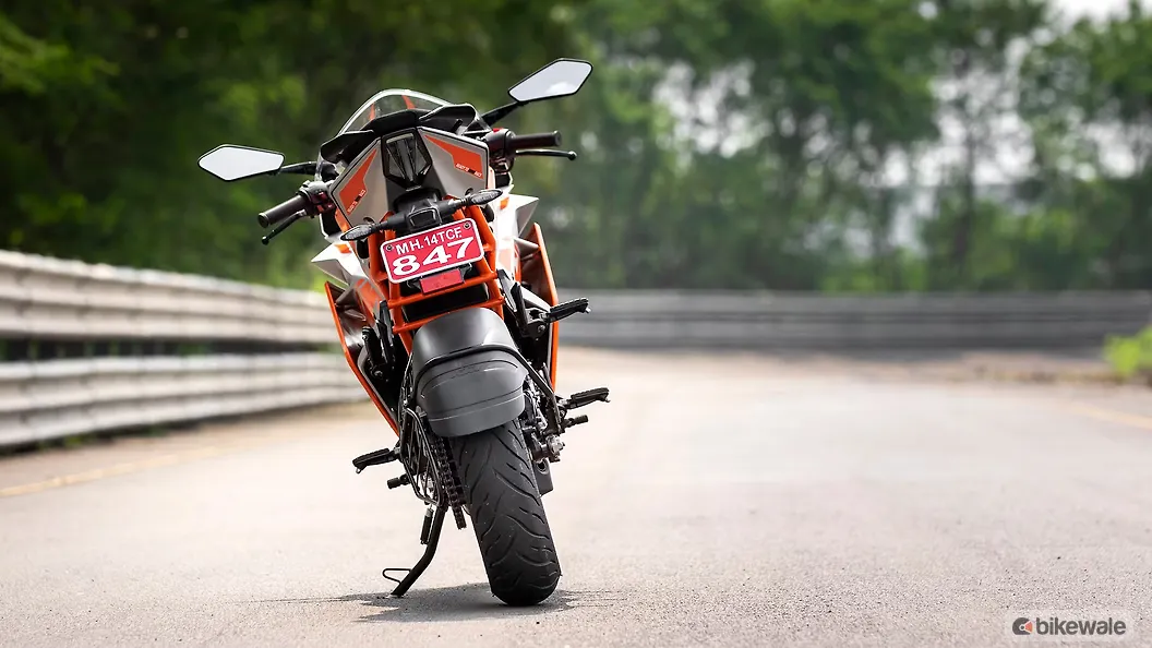 KTM RC 200 Right Side View Image – BikeWale