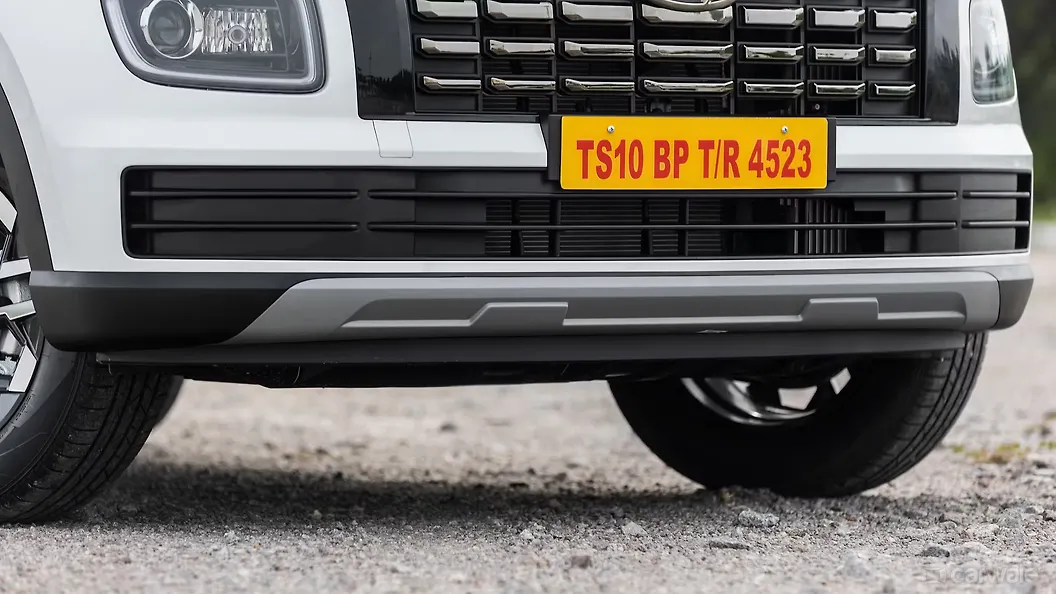 Venue Front Bumper Image, Venue Photos in India - CarWale