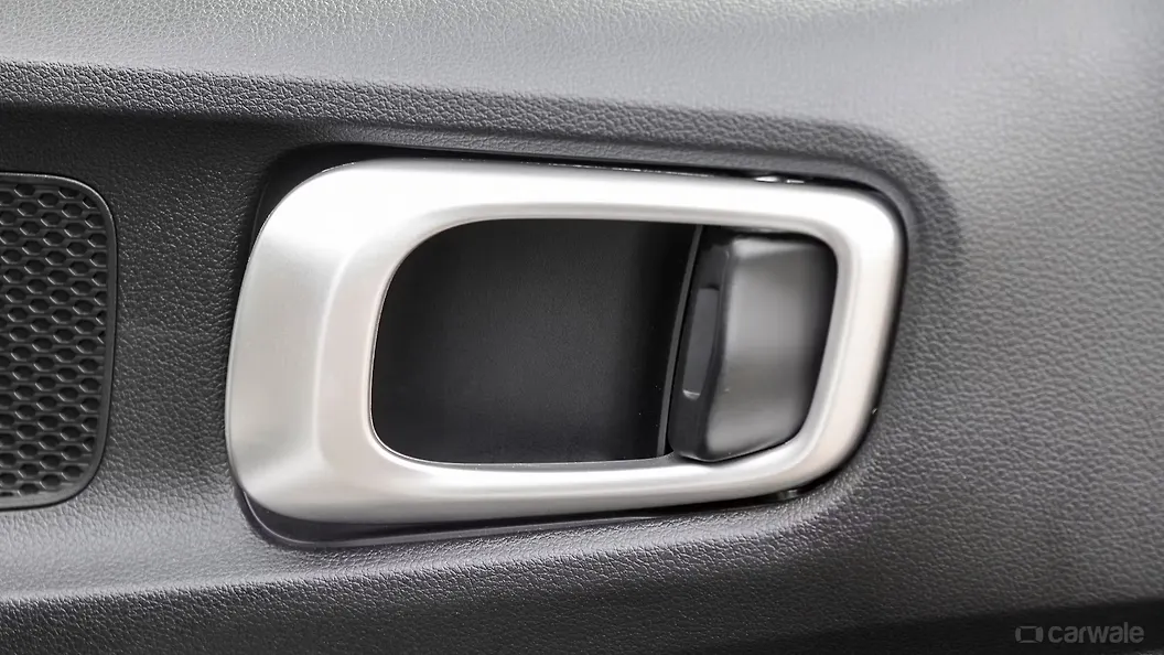 Venue Front Speakers Image, Venue Photos in India - CarWale