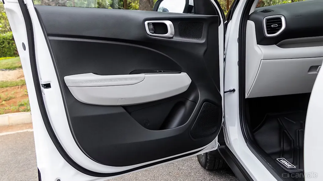 Venue Front Speakers Image, Venue Photos in India - CarWale