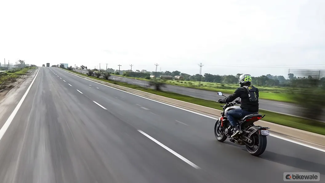 Triumph Trident 660 [2020-2021] Rear View Image – BikeWale