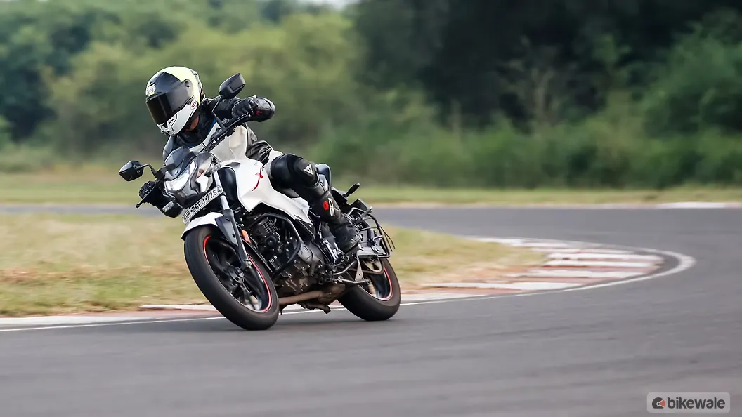 Hero Xtreme 160R Right Side View Image – BikeWale