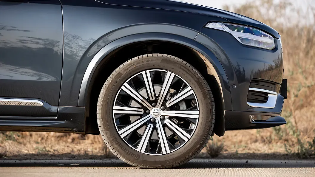 XC90 Front Fender Image, XC90 Photos in India - CarWale