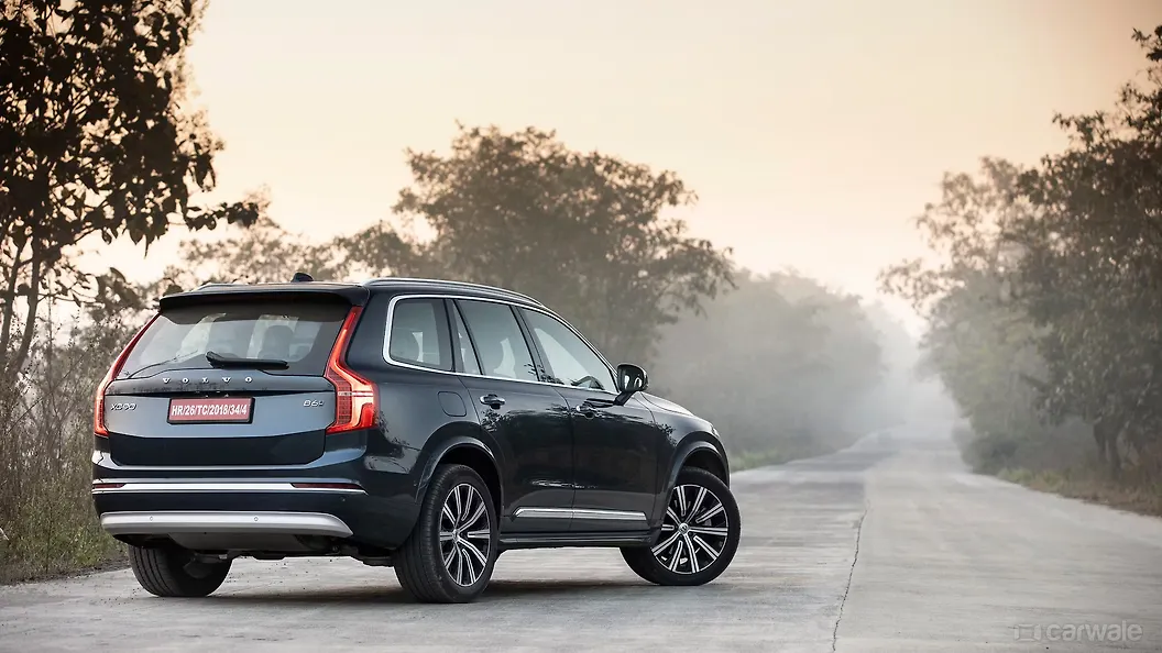 XC90 Right Rear Three Quarter Image, XC90 Photos in India - CarWale