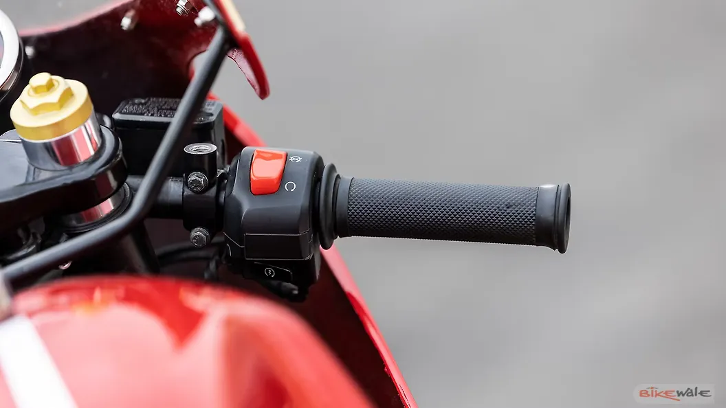 Royal Enfield Continental GT 650 Handle Bar Image – BikeWale