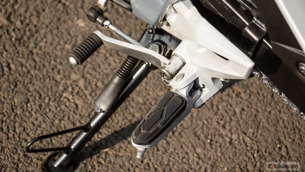 Bajaj Pulsar F250 Gear Shift Lever Image – BikeWale