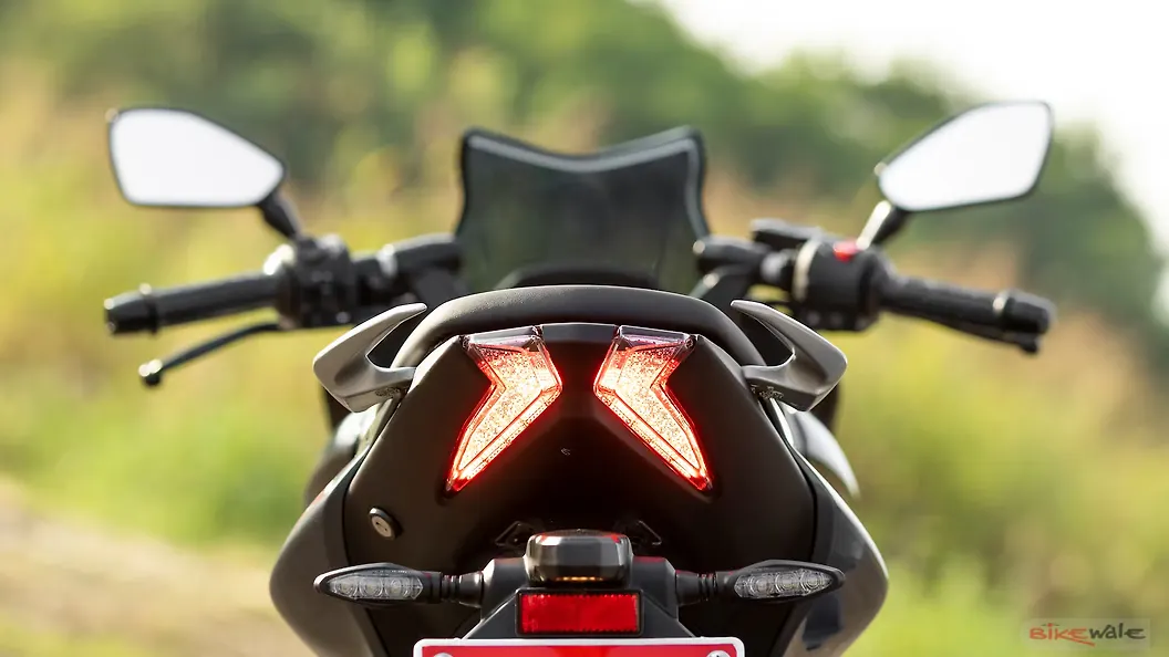 Bajaj Pulsar F250 Tail Light Image – BikeWale