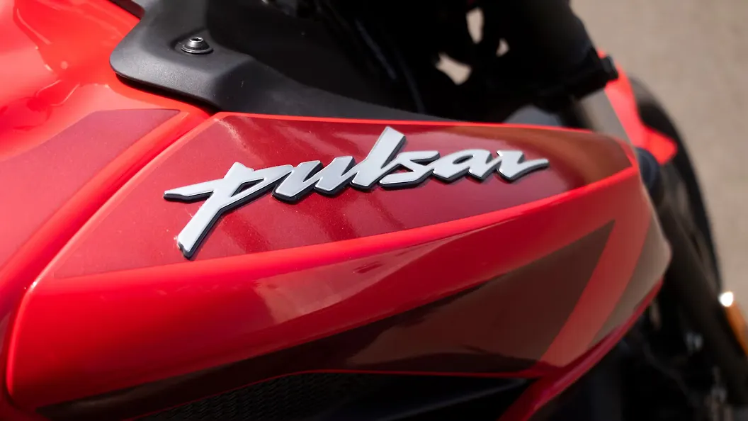 Pulsar Tank Logo 2021 Bajaj Pulsar NS160 Spotted On Test, Launch