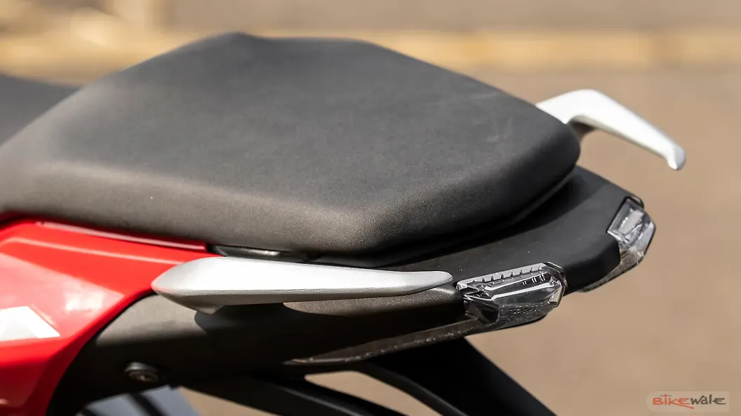 Bajaj Pulsar N250 Rider Seat Image – BikeWale