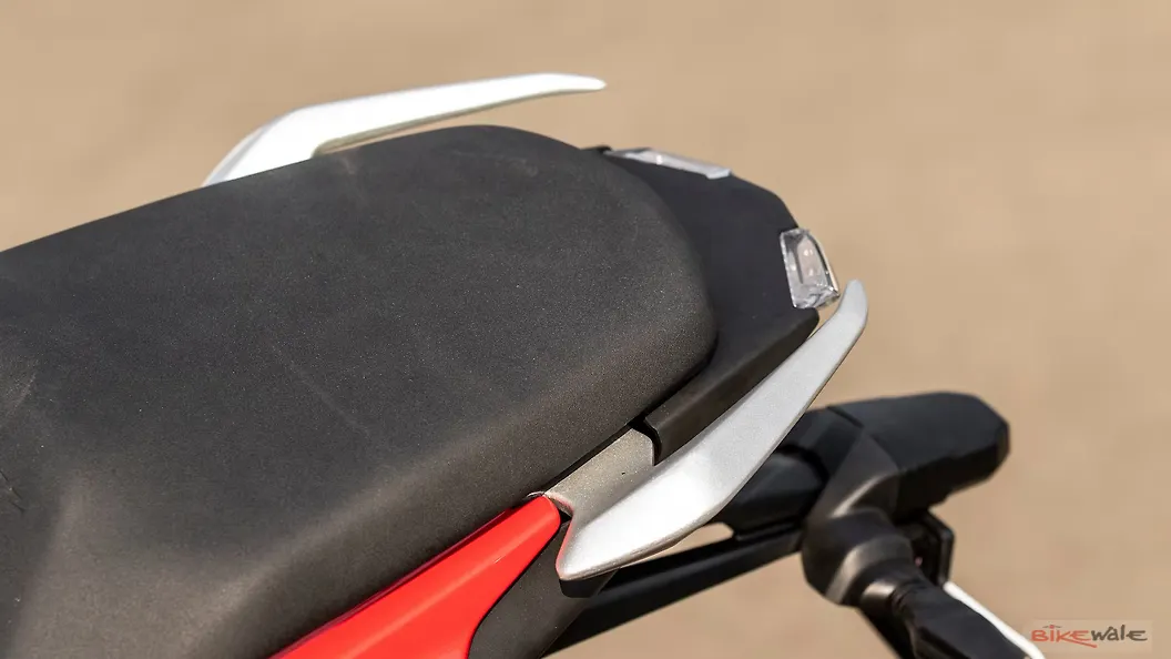 Bajaj Pulsar N250 Pillion Seat Image – BikeWale