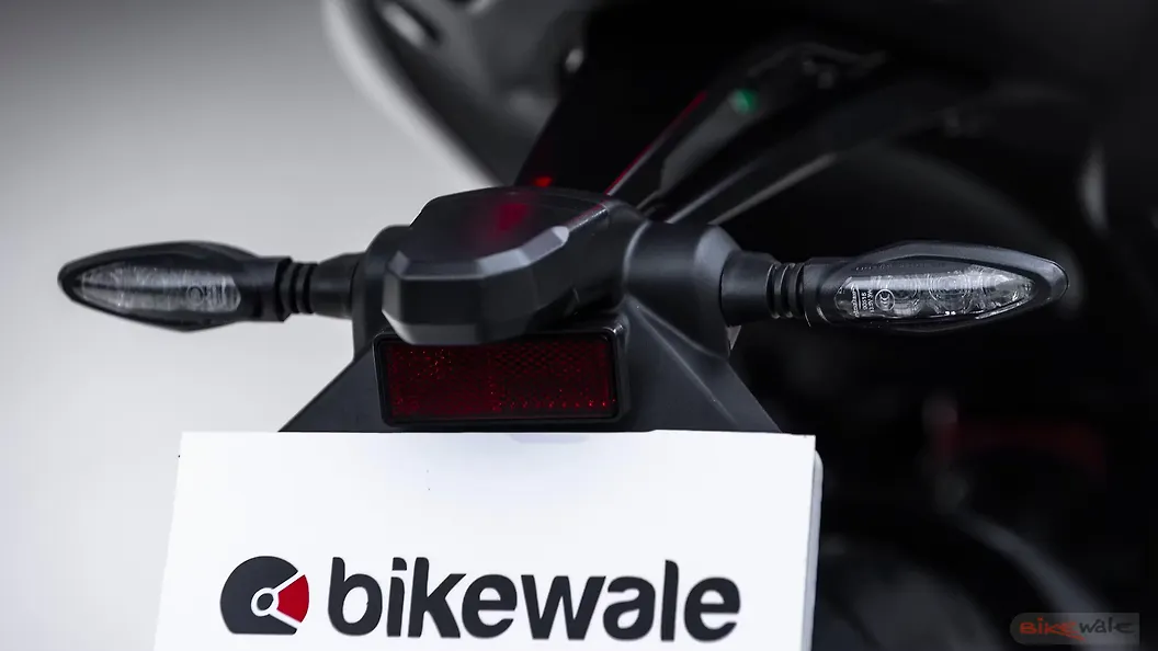 Bajaj Pulsar N250 Rear Turn Indicators Image – BikeWale