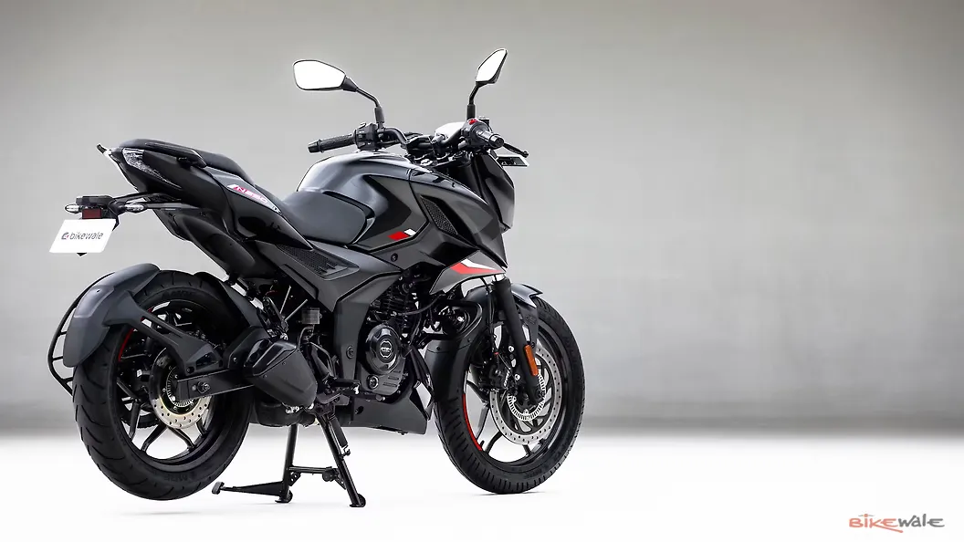 Bajaj Pulsar N250 Right Side View Image – BikeWale
