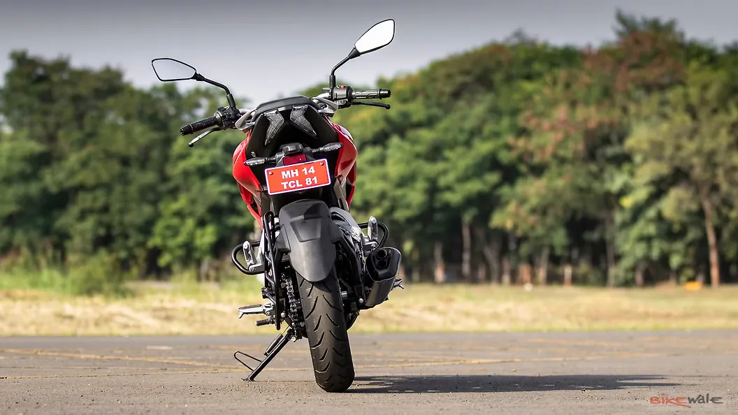 Bajaj Pulsar N250 Right Side View Image – BikeWale