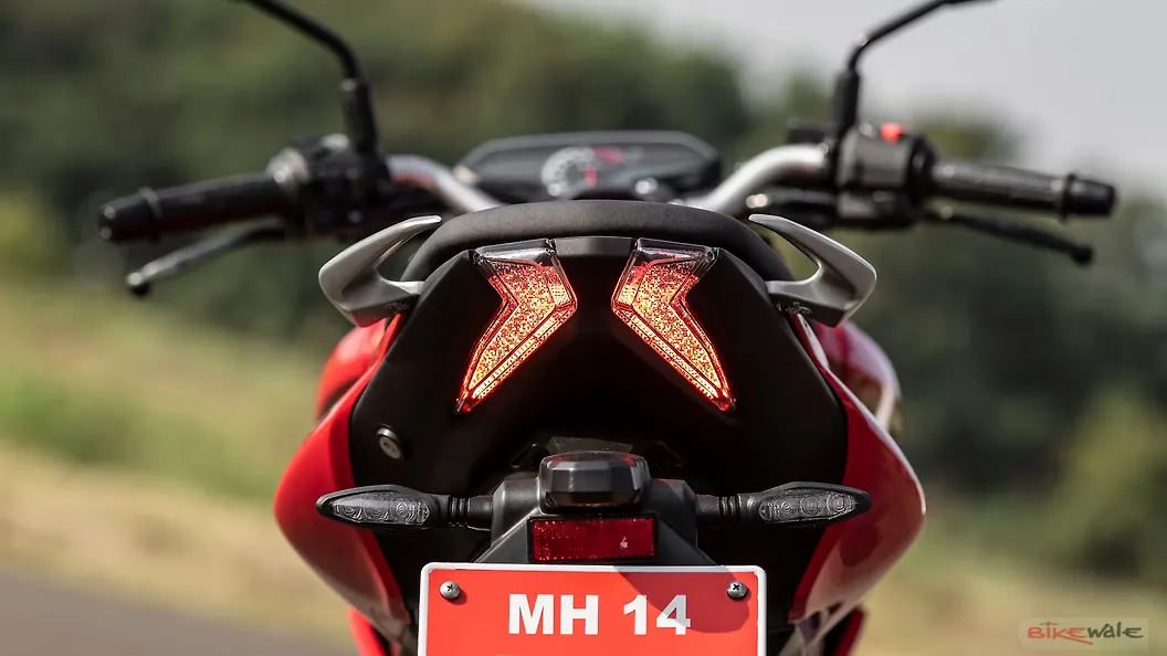 Bajaj Pulsar N250 Rider Seat Image – BikeWale