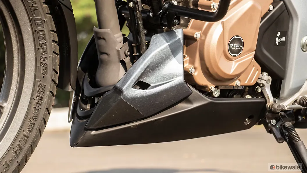 Bajaj Pulsar F250 Engine Cowl Image – BikeWale