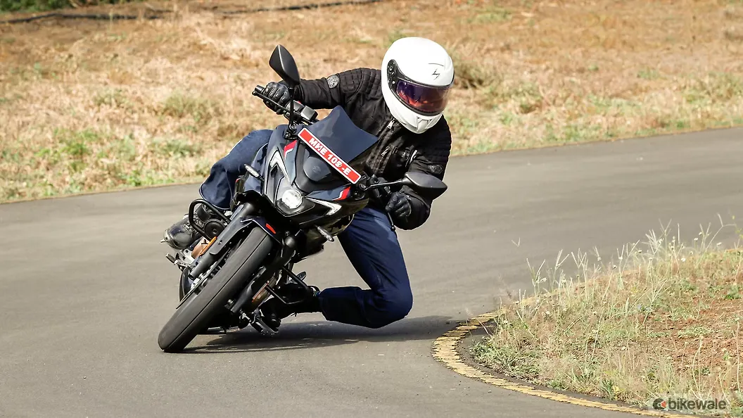 Bajaj Pulsar F250 Left Front Three Quarter Image – BikeWale