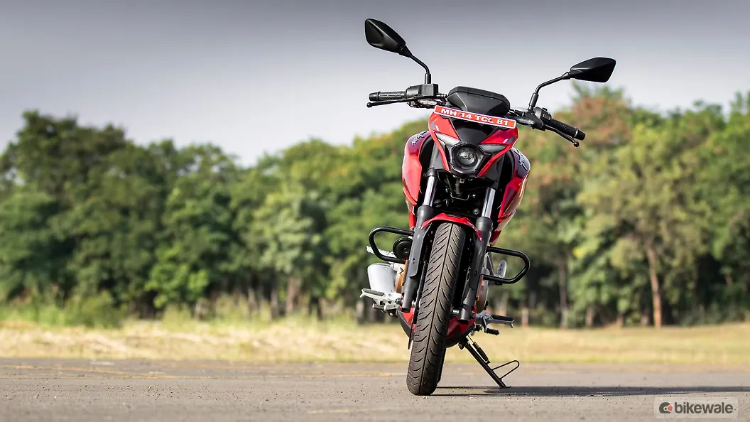 Bajaj Pulsar F250 Left Front Three Quarter Image – BikeWale