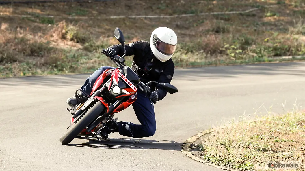 Bajaj Pulsar F250 Front View Image – BikeWale