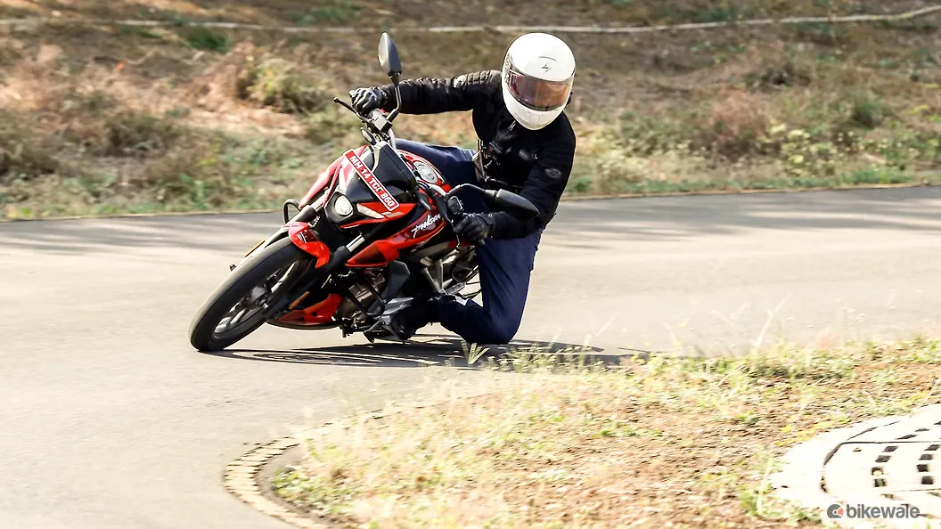 Bajaj Pulsar F250 Front View Image – BikeWale
