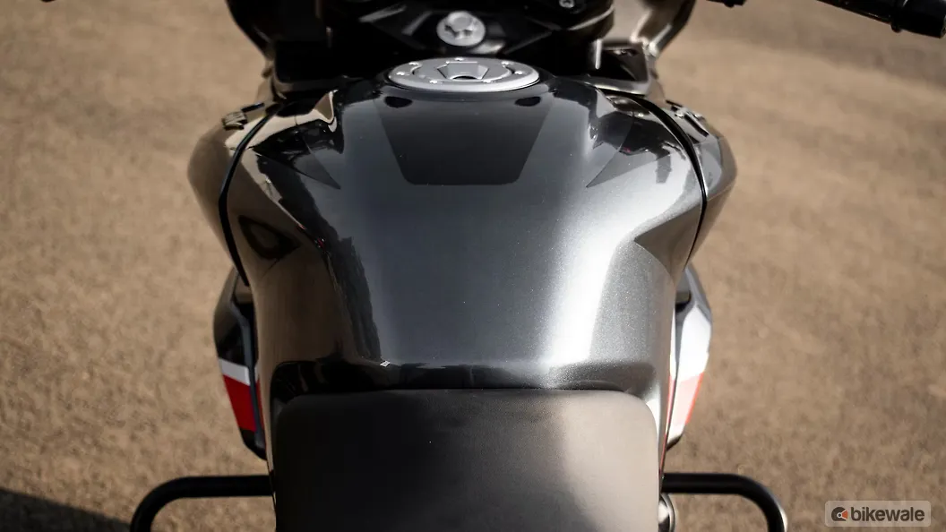 Bajaj Pulsar F250 Fuel Tank Image – BikeWale