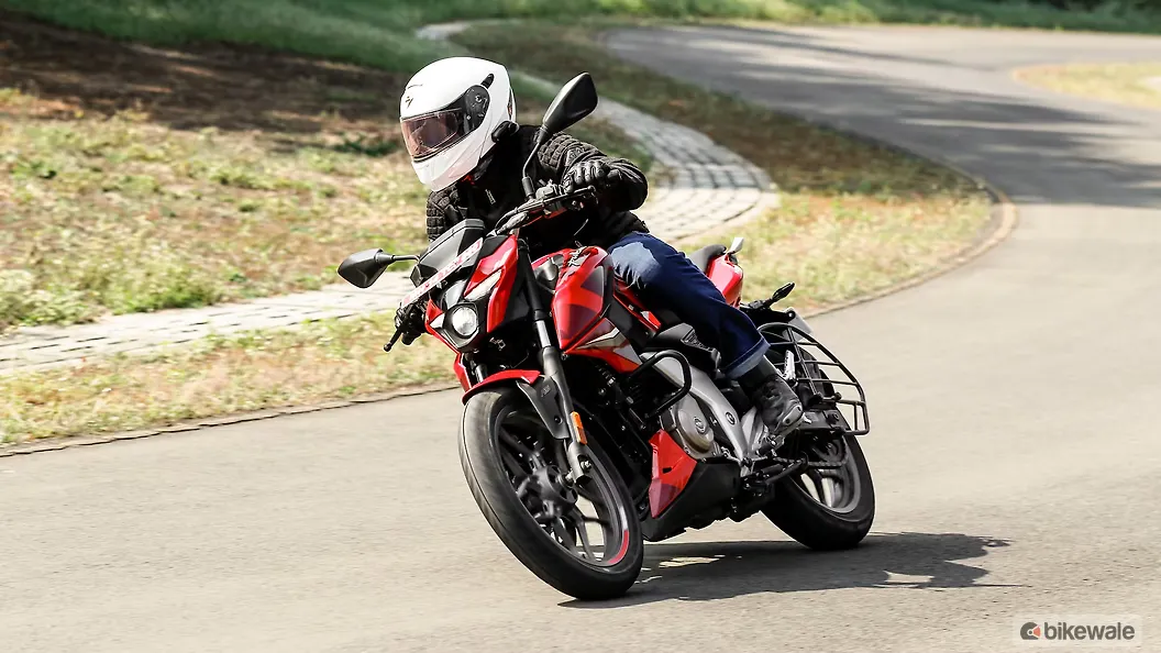 Bajaj Pulsar F250 Left Front Three Quarter Image – BikeWale