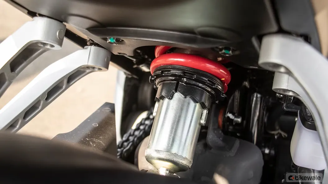 Bajaj Pulsar F250 Rear Suspension Spring Preload Setting Image – BikeWale