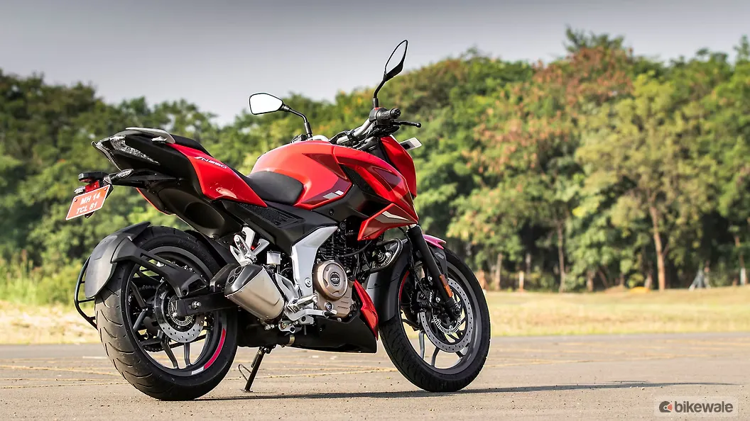 Bajaj Pulsar F250 Right Rear Three Quarter Image – BikeWale