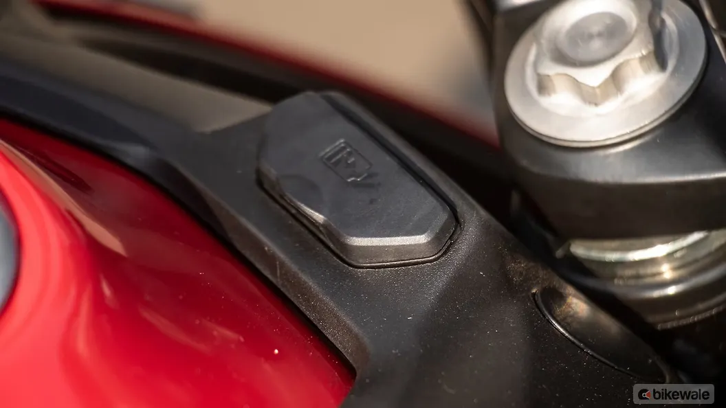 Bajaj Pulsar F250 USB Charging Port Image – BikeWale