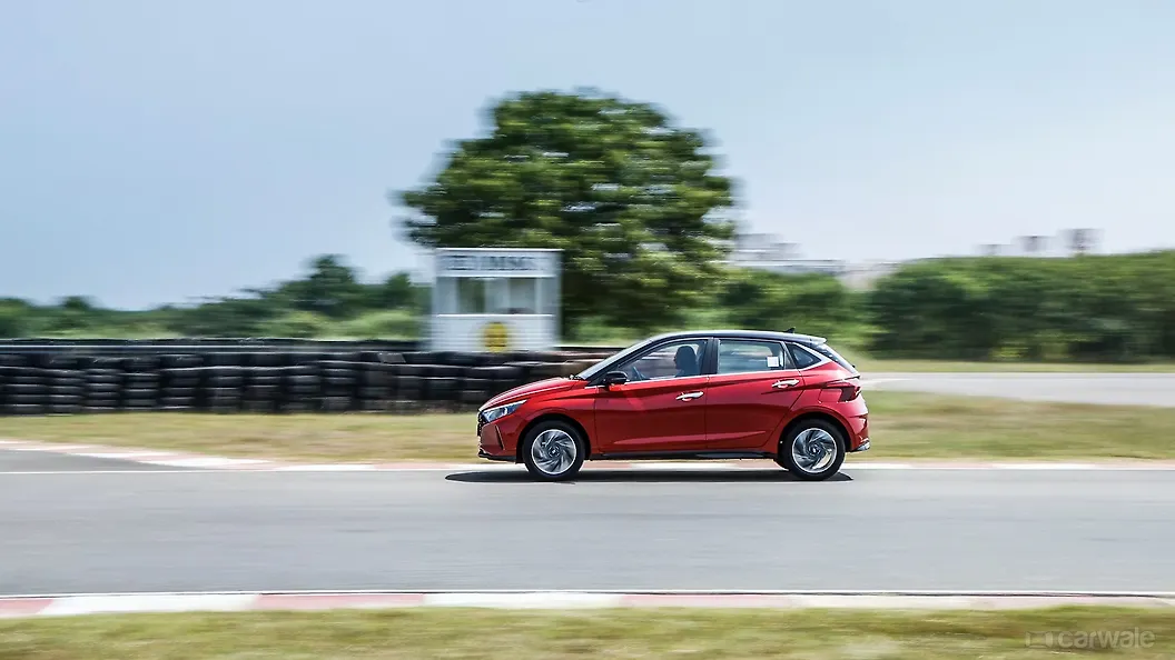 i20 Left Side View Image, i20 Photos in India - CarWale