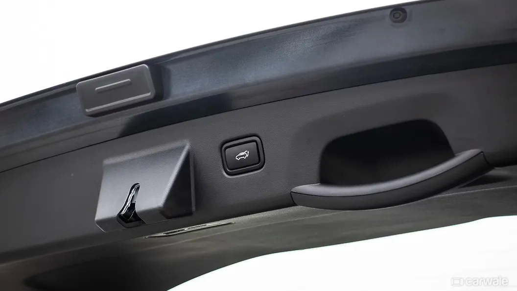 Tucson Electric Boot Lid Release Image, Tucson Photos in India - CarWale