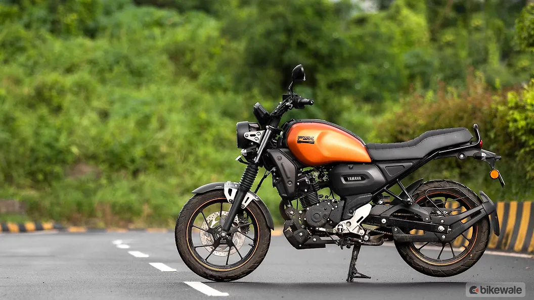 Yamaha FZ X Right Side View Image – BikeWale