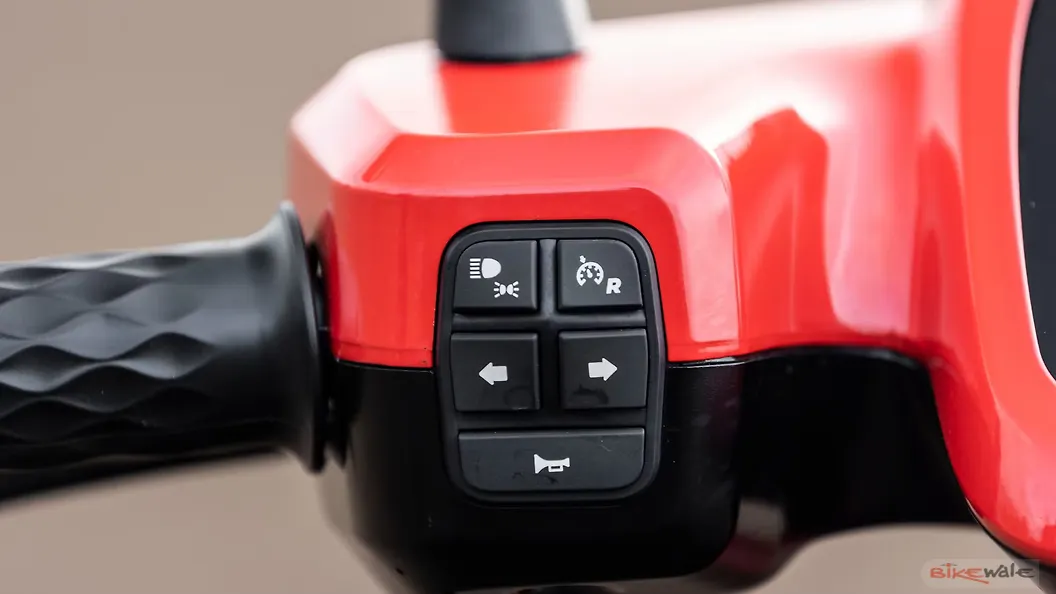 OLA S1 Pro High Beam Low Beam Switch Image – BikeWale